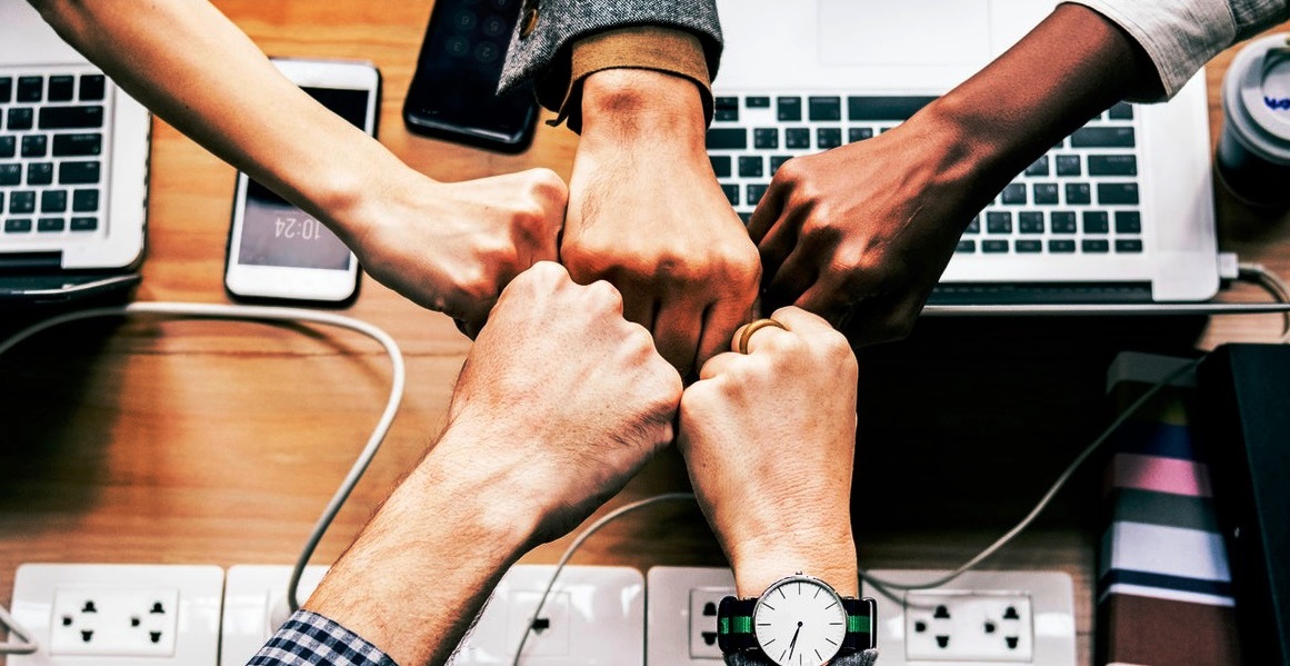 Ketahui 6 Cara Mudah Membangun Teamwork yang Kuat dan Solid ...